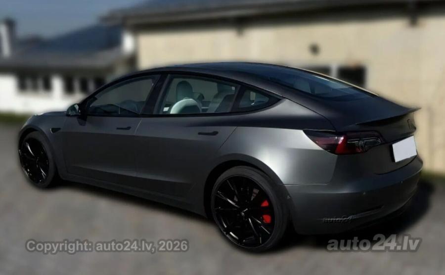 Pelēks Tesla Model 3 2021 Tallina, ar dzinēja tilpumu 0.00 L un nobraukumu 126 tūkst. km par 25000 €, foto 4 vietnē AUTOMOTO.COM.LV