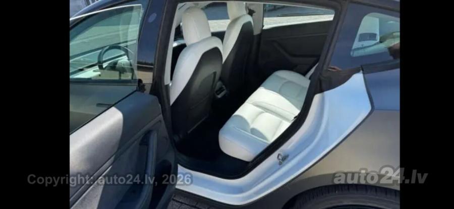 Pelēks Tesla Model 3 2021 Tallina, ar dzinēja tilpumu 0.00 L un nobraukumu 126 tūkst. km par 25000 €, foto 7 vietnē AUTOMOTO.COM.LV