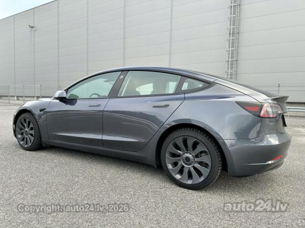 Pelēks Tesla Model 3 2021 Tallina, ar dzinēja tilpumu 0.00 L un nobraukumu 92 tūkst. km par 29990 €, foto 4 vietnē AUTOMOTO.COM.LV