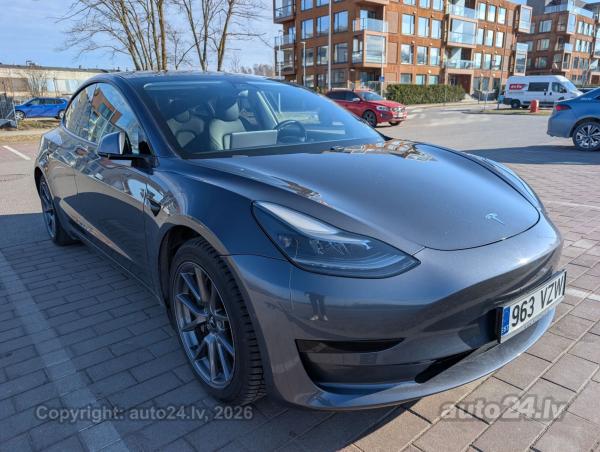 Pelēks Tesla Model 3 2021 Tallina, ar dzinēja tilpumu 0.00 L un nobraukumu 86 tūkst. km par 24599 €, foto 1 vietnē AUTOMOTO.COM.LV