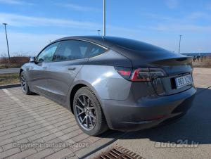 Grey Tesla Model 3 2021 in Tallinn, with an engine capacity of 0.00 L and mileage of 86 thousand km for 24599 €, photo 4 on AUTOMOTO.COM.LV