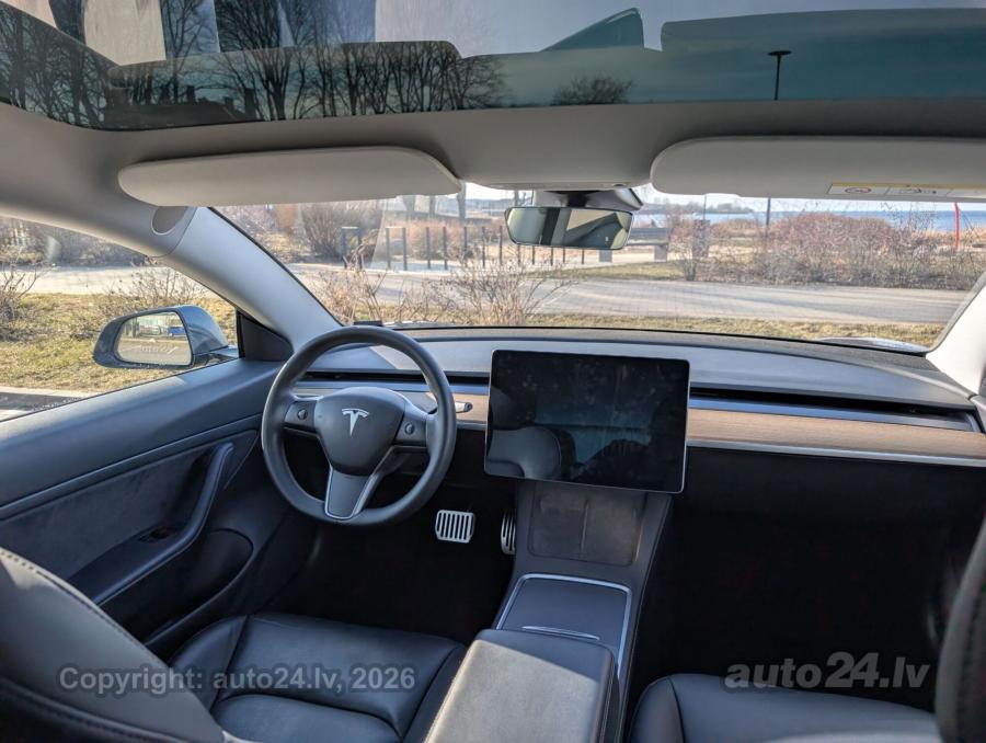 Grey Tesla Model 3 2021 in Tallinn, with an engine capacity of 0.00 L and mileage of 86 thousand km for 24599 €, photo 9 on AUTOMOTO.COM.LV