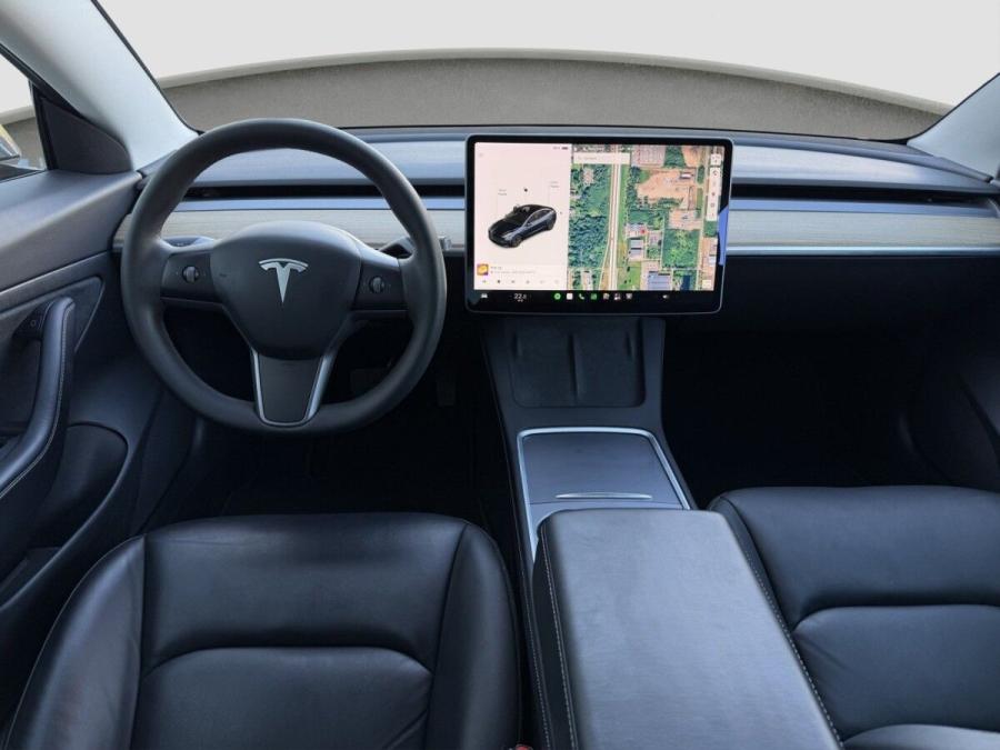 Grey Tesla Model 3 2021 in Parnu, with an engine capacity of 0.10 L and mileage of 88 thousand km for 26900 €, photo 7 on AUTOMOTO.COM.LV