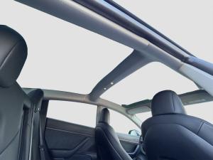 Grey Tesla Model 3 2021 in Parnu, with an engine capacity of 0.10 L and mileage of 88 thousand km for 26900 €, photo 9 on AUTOMOTO.COM.LV