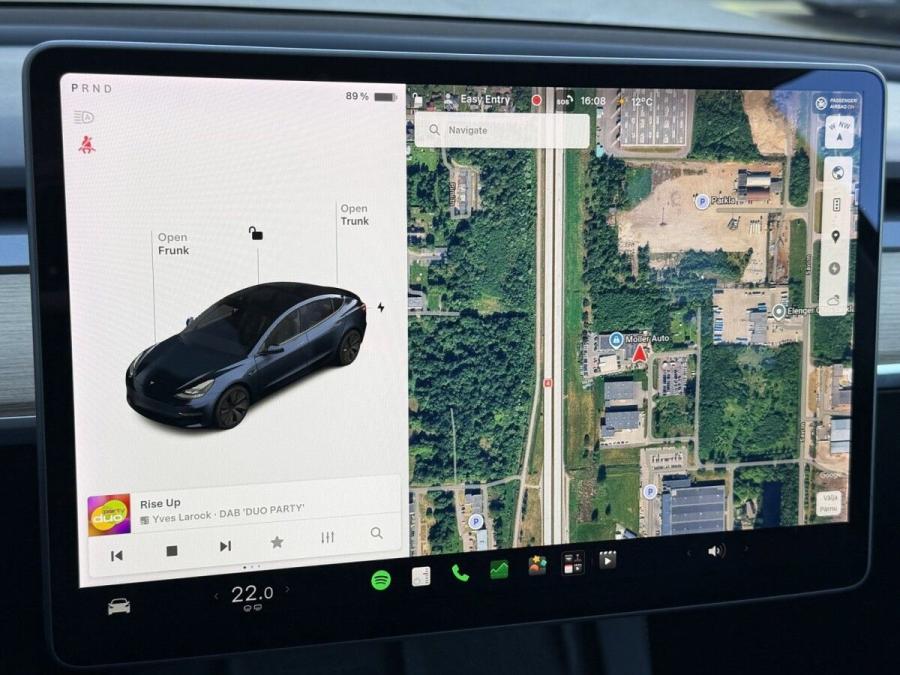 Grey Tesla Model 3 2021 in Parnu, with an engine capacity of 0.10 L and mileage of 88 thousand km for 26900 €, photo 10 on AUTOMOTO.COM.LV