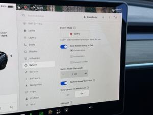 Grey Tesla Model 3 2021 in Parnu, with an engine capacity of 0.10 L and mileage of 88 thousand km for 26900 €, photo 14 on AUTOMOTO.COM.LV