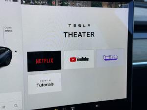 Grey Tesla Model 3 2021 in Parnu, with an engine capacity of 0.10 L and mileage of 88 thousand km for 26900 €, photo 16 on AUTOMOTO.COM.LV