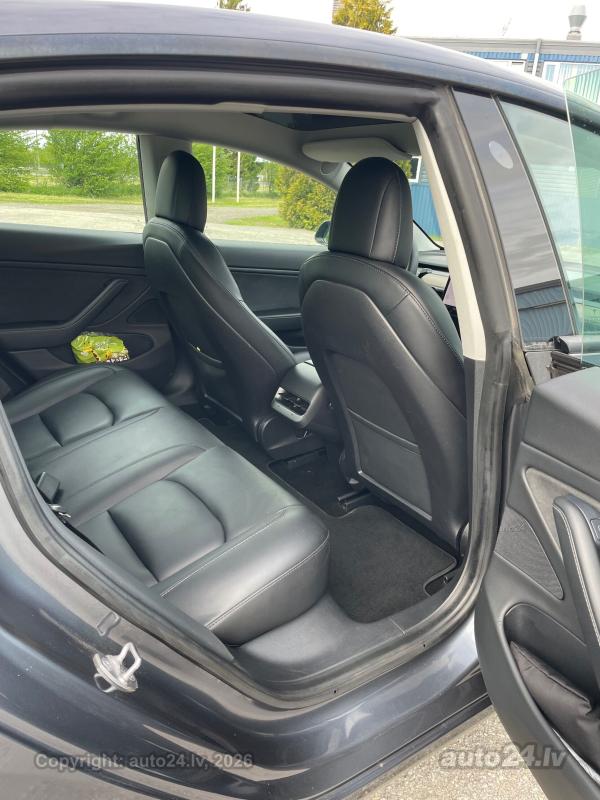 Pelēks Tesla Model 3 2021 Tallina, ar dzinēja tilpumu 0.00 L un nobraukumu 83 tūkst. km par 29500 €, foto 6 vietnē AUTOMOTO.COM.LV