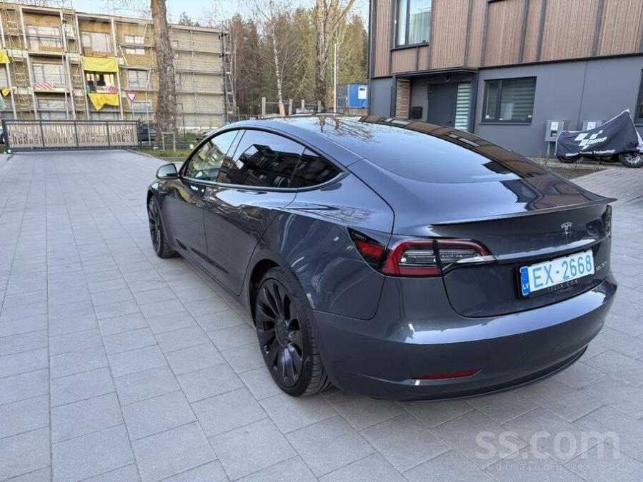 Pelēks Tesla Model 3 2021 Rīga, ar dzinēja tilpumu 0.00 L un nobraukumu 57 tūkst. km par 32000 €, foto 5 vietnē AUTOMOTO.COM.LV