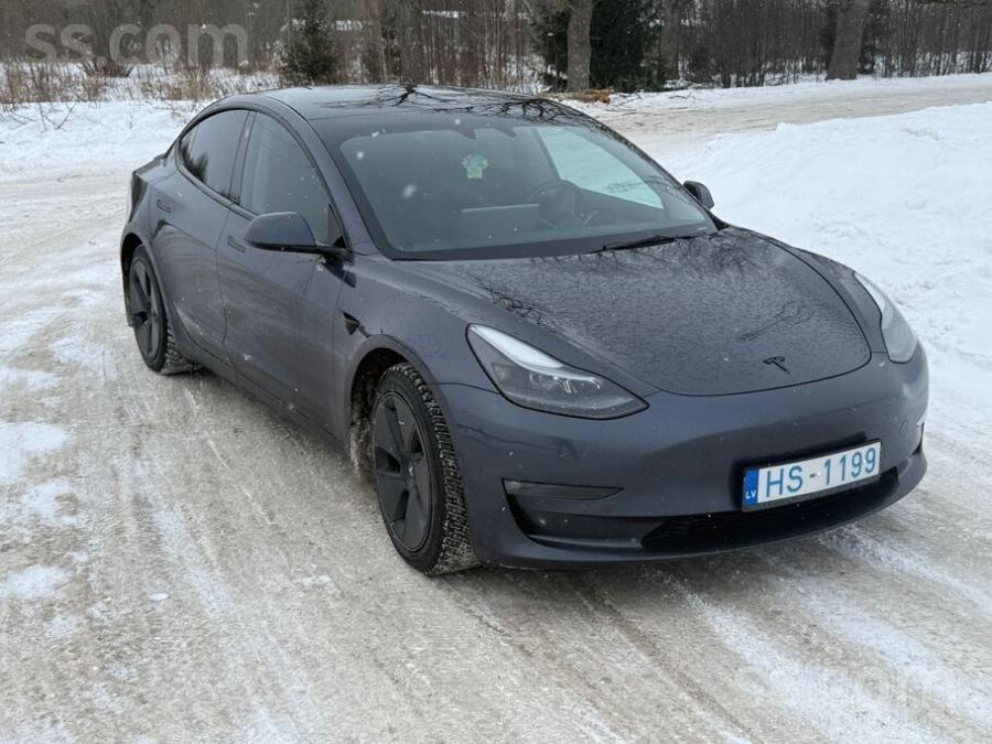 Pelēks Tesla Model 3 2021 Rīga, ar dzinēja tilpumu 0.00 L un nobraukumu 120 tūkst. km par 23900 €, foto 1 vietnē AUTOMOTO.COM.LV