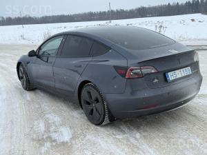 Pelēks Tesla Model 3 2021 Rīga, ar dzinēja tilpumu 0.00 L un nobraukumu 120 tūkst. km par 23900 €, foto 5 vietnē AUTOMOTO.COM.LV