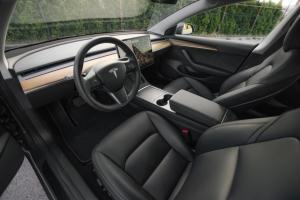 Pelēks Tesla Model 3 2021 Rīga, ar dzinēja tilpumu 0.00 L un nobraukumu 90 tūkst. km par 26900 €, foto 14 vietnē AUTOMOTO.COM.LV