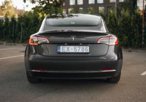 Pelēks Tesla Model 3 2021 Rīga, ar dzinēja tilpumu 0.00 L un nobraukumu 90 tūkst. km par 26900 €, foto 19 vietnē AUTOMOTO.COM.LV