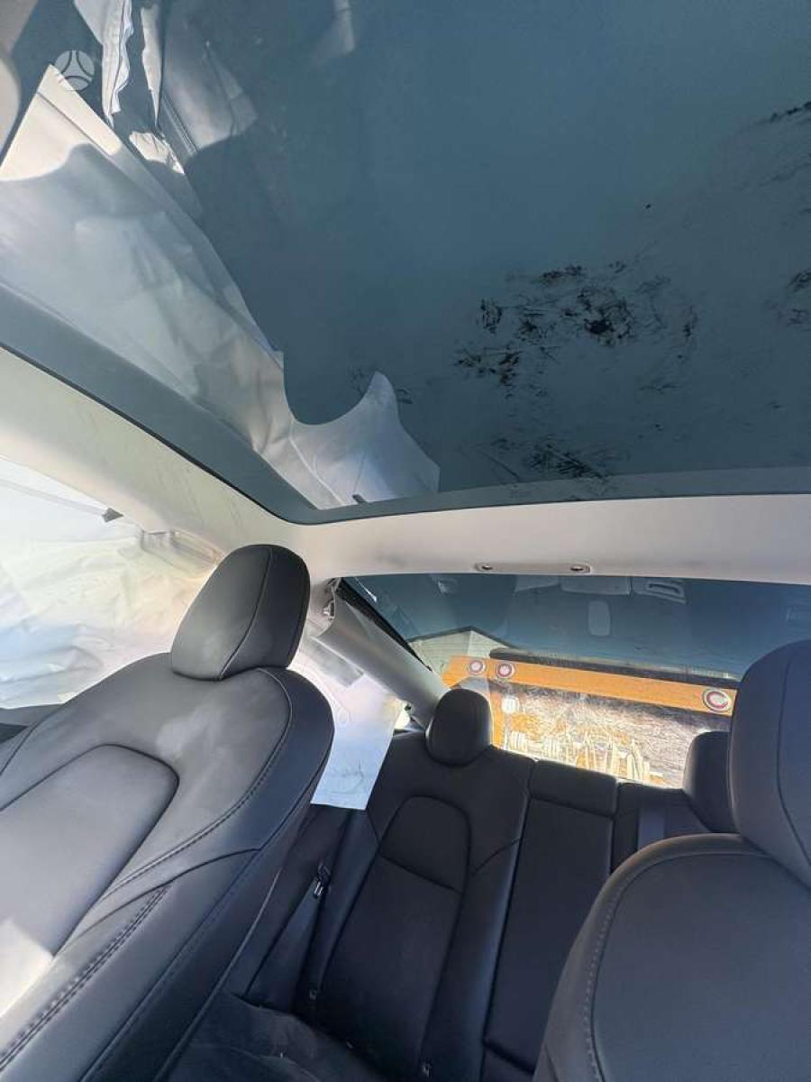 Pelēks Tesla Model 3 2021 Panevēža, ar dzinēja tilpumu 0.00 L un nobraukumu 116 tūkst. km par 8000 €, foto 11 vietnē AUTOMOTO.COM.LV