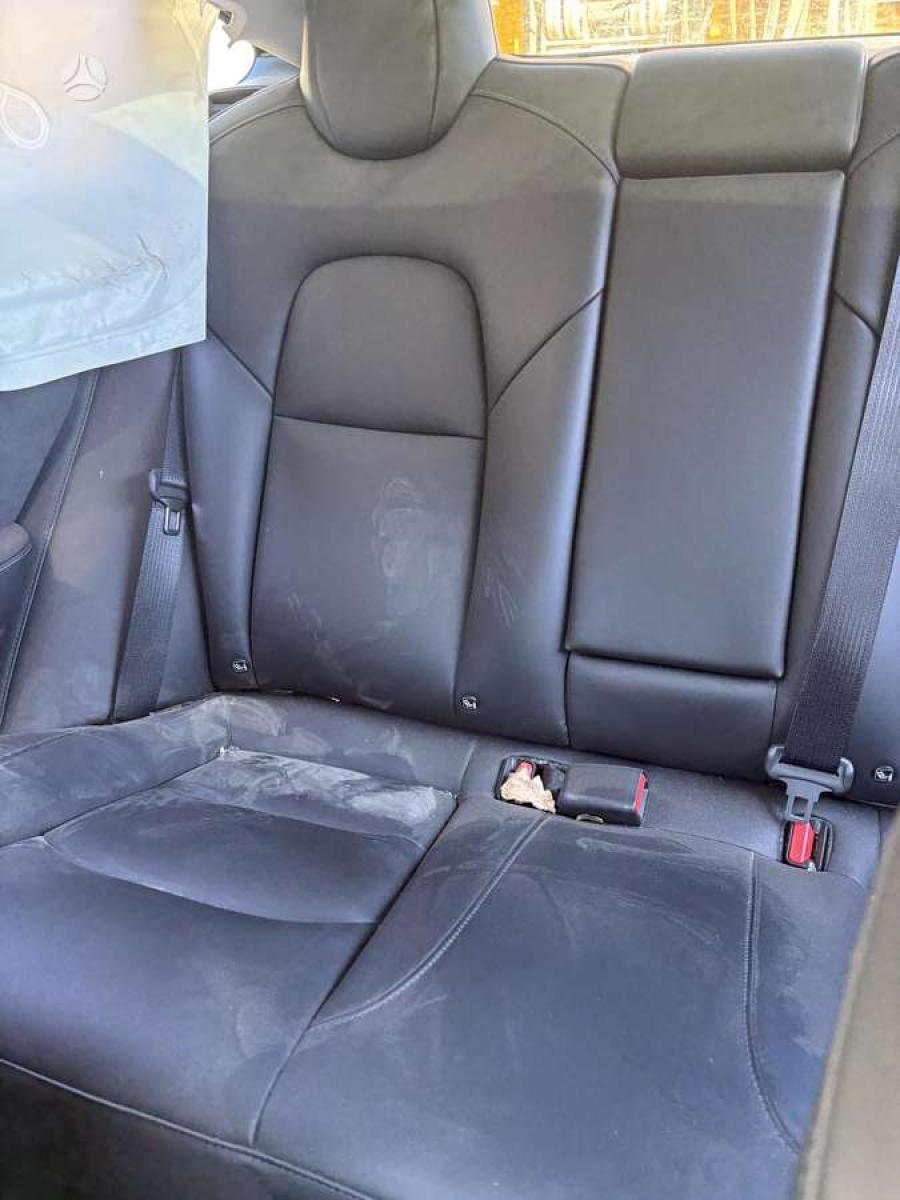 Pelēks Tesla Model 3 2021 Panevēža, ar dzinēja tilpumu 0.00 L un nobraukumu 116 tūkst. km par 8000 €, foto 13 vietnē AUTOMOTO.COM.LV