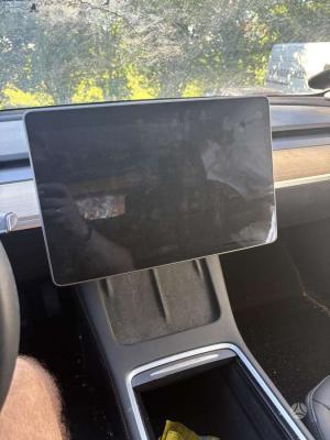 Pelēks Tesla Model 3 2021 Panevēža, ar dzinēja tilpumu 0.00 L un nobraukumu 116 tūkst. km par 8000 €, foto 15 vietnē AUTOMOTO.COM.LV