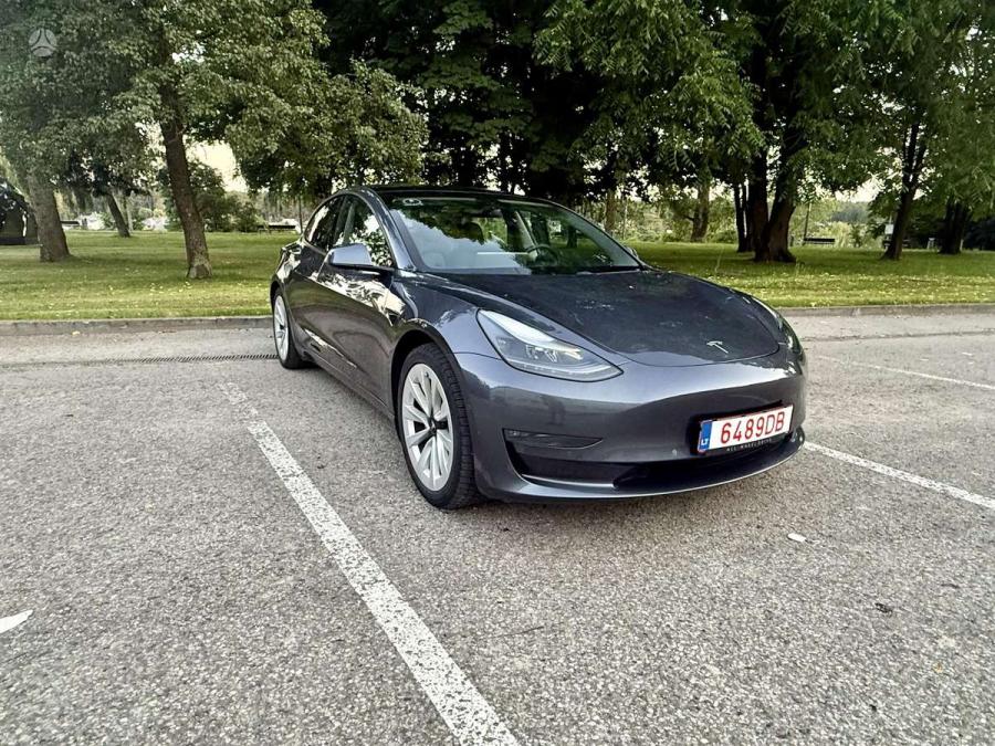 Pelēks Tesla Model 3 2021 Alīta, ar dzinēja tilpumu 0.00 L un nobraukumu 74 tūkst. km par 27900 €, foto 7 vietnē AUTOMOTO.COM.LV