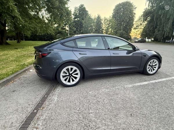 Grey Tesla Model 3 2021 in Alytus, with an engine capacity of 0.00 L and mileage of 74 thousand km for 27900 €, photo 8 on AUTOMOTO.COM.LV
