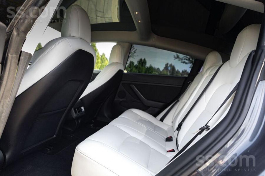 Grey Tesla Model 3 2021 in Jelgava, with an engine capacity of 0.00 L and mileage of 135 thousand km for 27600 €, photo 14 on AUTOMOTO.COM.LV