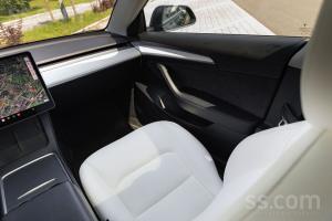 Grey Tesla Model 3 2021 in Jelgava, with an engine capacity of 0.00 L and mileage of 135 thousand km for 27600 €, photo 16 on AUTOMOTO.COM.LV