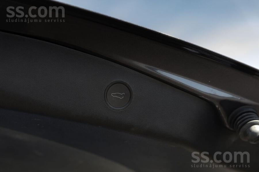 Grey Tesla Model 3 2021 in Jelgava, with an engine capacity of 0.00 L and mileage of 135 thousand km for 27600 €, photo 35 on AUTOMOTO.COM.LV