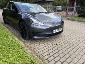 Pelēks Tesla Model 3 2021 Kauņa, ar dzinēja tilpumu 0.00 L un nobraukumu 154 tūkst. km par 16850 €, foto  vietnē AUTOMOTO.COM.LV