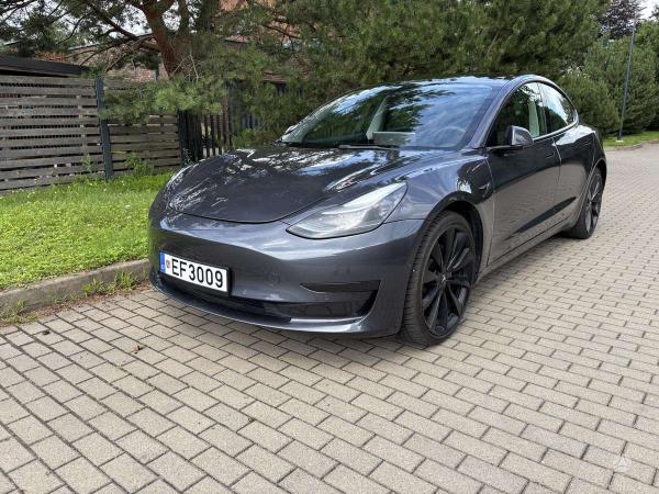 Grey Tesla Model 3 2021 in Kaunas, with an engine capacity of 0.00 L and mileage of 154 thousand km for 16850 €, photo 6 on AUTOMOTO.COM.LV