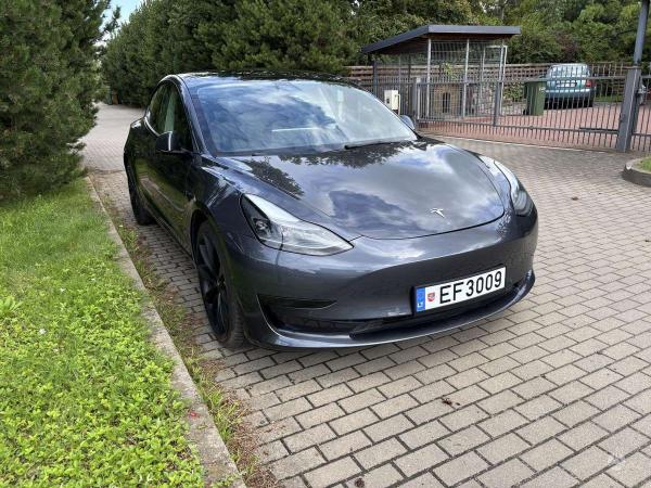 Grey Tesla Model 3 2021 in Kaunas, with an engine capacity of 0.00 L and mileage of 154 thousand km for 16850 €, photo 7 on AUTOMOTO.COM.LV