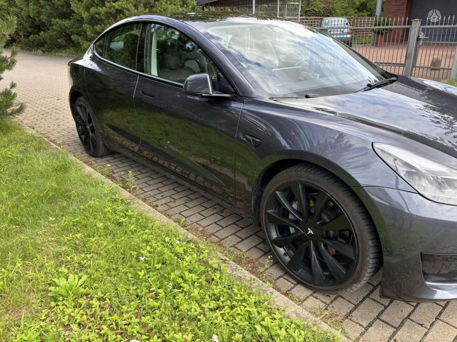 Pelēks Tesla Model 3 2021 Kauņa, ar dzinēja tilpumu 0.00 L un nobraukumu 154 tūkst. km par 16850 €, foto 10 vietnē AUTOMOTO.COM.LV