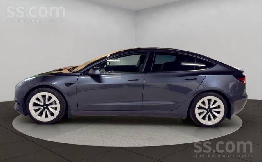 Pelēks Tesla Model 3 2021 Rīga, ar dzinēja tilpumu 0.00 L un nobraukumu 114 tūkst. km par 20777 €, foto 3 vietnē AUTOMOTO.COM.LV