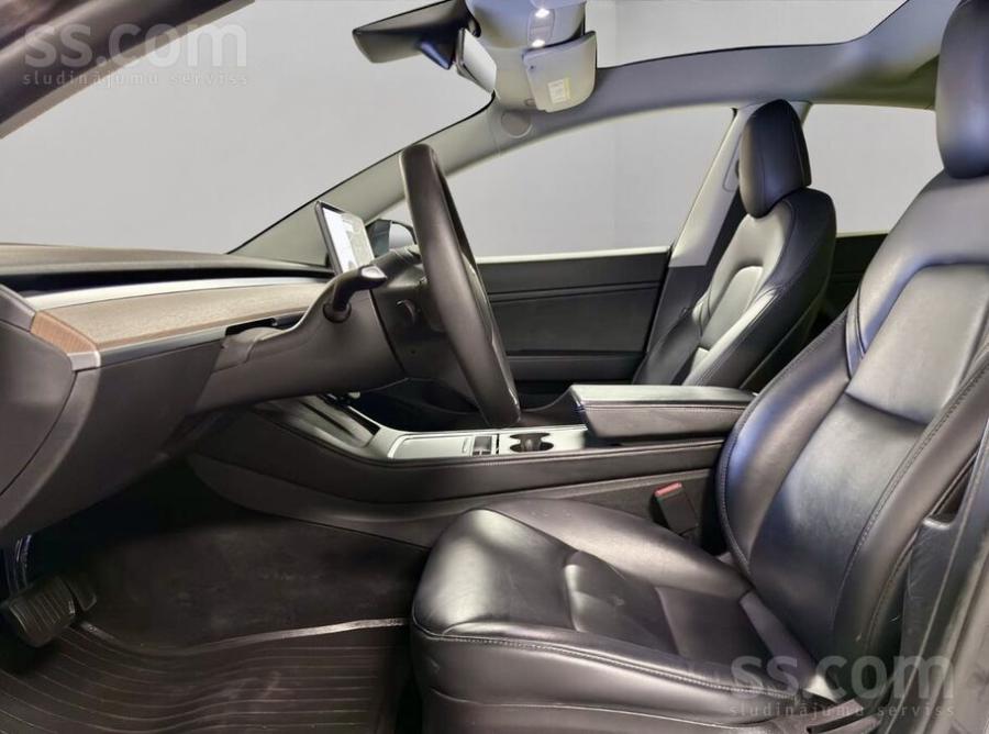 Pelēks Tesla Model 3 2021 Rīga, ar dzinēja tilpumu 0.00 L un nobraukumu 114 tūkst. km par 20777 €, foto 4 vietnē AUTOMOTO.COM.LV