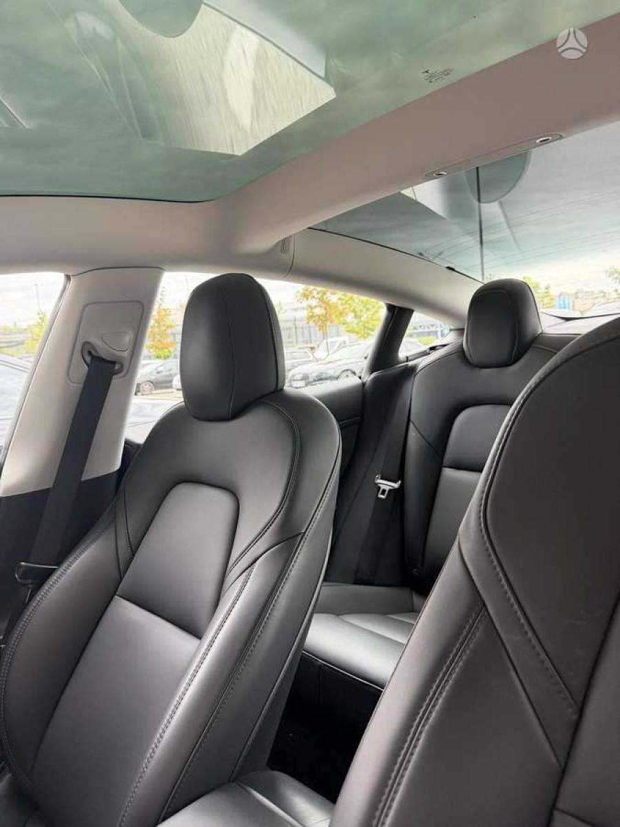 Pelēks Tesla Model 3 2021 Viļņa, ar dzinēja tilpumu 0.00 L un nobraukumu 67 tūkst. km par 26990 €, foto 9 vietnē AUTOMOTO.COM.LV