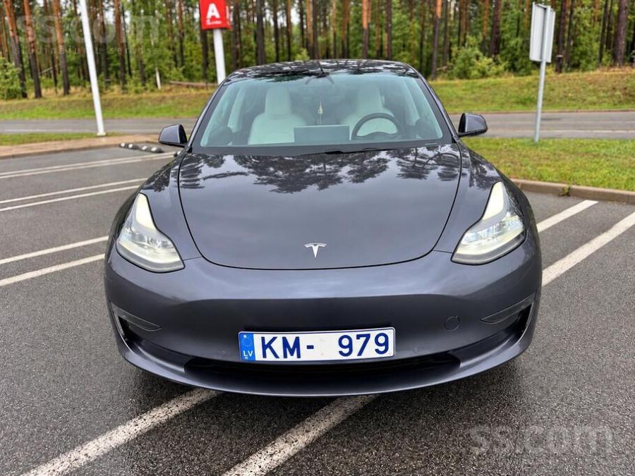 Grey Tesla Model 3 2021 in Riga, with an engine capacity of 0.00 L and mileage of 276 thousand km for 18800 €, photo 4 on AUTOMOTO.COM.LV