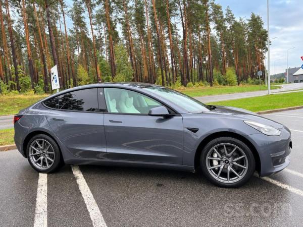 Серый Тесла Модель 3 2021 в Рига, объемом двигателя 0.00 л и пробегом 276 тыс. км за 18800 €, фото 5 на AUTOMOTO.COM.LV