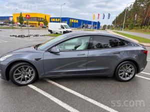 Grey Tesla Model 3 2021 in Riga, with an engine capacity of 0.00 L and mileage of 276 thousand km for 18800 €, photo 6 on AUTOMOTO.COM.LV