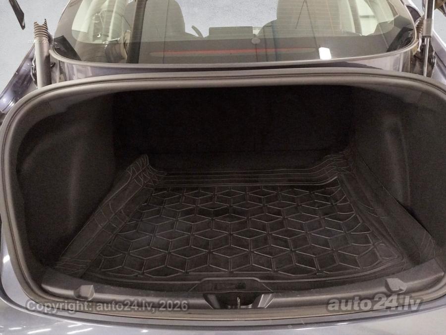 Pelēks Tesla Model 3 2022 Tallina, ar dzinēja tilpumu 0.00 L un nobraukumu 58 tūkst. km par 30990 €, foto 9 vietnē AUTOMOTO.COM.LV