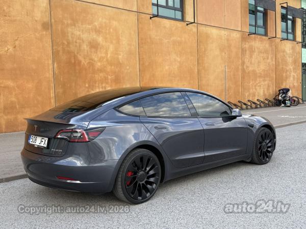 Pelēks Tesla Model 3 2022 Tallina, ar dzinēja tilpumu 0.00 L un nobraukumu 70 tūkst. km par 31400 €, foto 4 vietnē AUTOMOTO.COM.LV