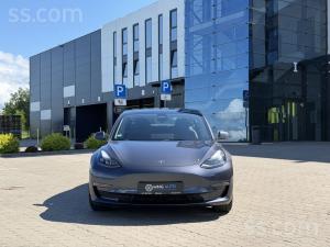 Pelēks Tesla Model 3 2022 Rīga, ar dzinēja tilpumu 0.00 L un nobraukumu 50 tūkst. km par 34900 €, foto  vietnē AUTOMOTO.COM.LV