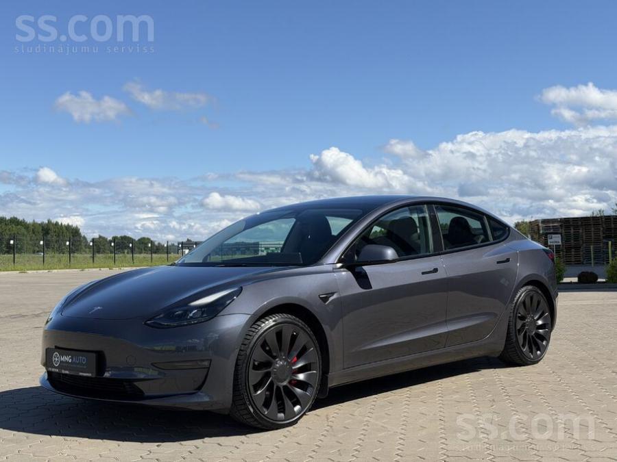 Grey Tesla Model 3 2022 in Riga, with an engine capacity of 0.00 L and mileage of 50 thousand km for 34900 €, photo 6 on AUTOMOTO.COM.LV