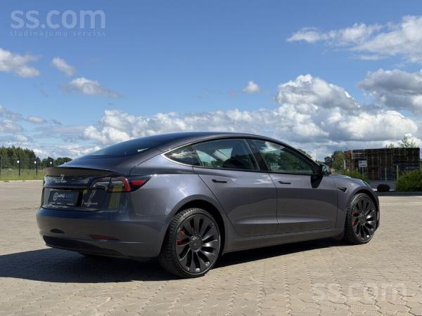 Pelēks Tesla Model 3 2022 Rīga, ar dzinēja tilpumu 0.00 L un nobraukumu 50 tūkst. km par 34900 €, foto 8 vietnē AUTOMOTO.COM.LV