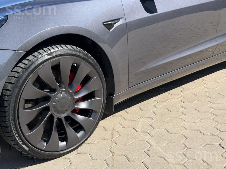 Grey Tesla Model 3 2022 in Riga, with an engine capacity of 0.00 L and mileage of 50 thousand km for 34900 €, photo 20 on AUTOMOTO.COM.LV