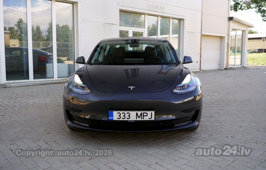 Grey Tesla Model 3 2022 in Tartu, with an engine capacity of 0.00 L and mileage of 76 thousand km for 26990 €, photo 3 on AUTOMOTO.COM.LV