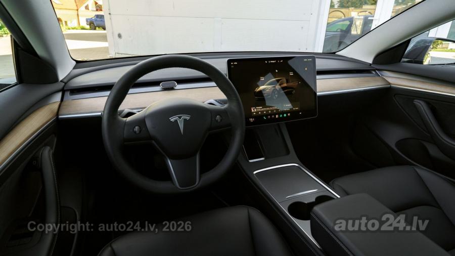 Grey Tesla Model 3 2022 in Tartu, with an engine capacity of 0.00 L and mileage of 76 thousand km for 26990 €, photo 10 on AUTOMOTO.COM.LV