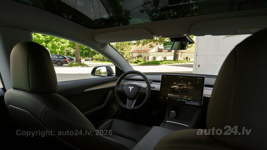 Grey Tesla Model 3 2022 in Tartu, with an engine capacity of 0.00 L and mileage of 76 thousand km for 26990 €, photo 13 on AUTOMOTO.COM.LV