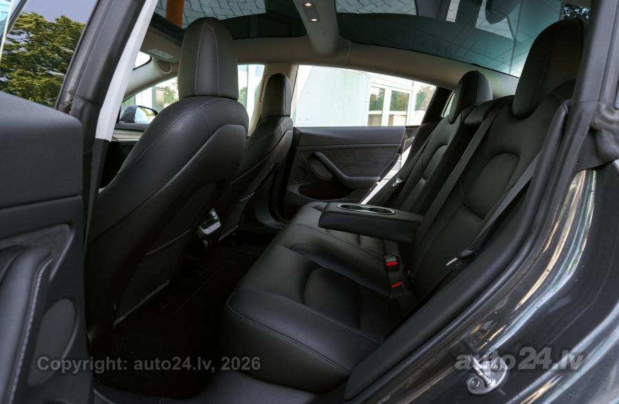 Grey Tesla Model 3 2022 in Tartu, with an engine capacity of 0.00 L and mileage of 76 thousand km for 26990 €, photo 16 on AUTOMOTO.COM.LV