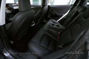 Grey Tesla Model 3 2022 in Tartu, with an engine capacity of 0.00 L and mileage of 76 thousand km for 26990 €, photo 17 on AUTOMOTO.COM.LV