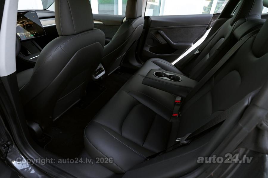Grey Tesla Model 3 2022 in Tartu, with an engine capacity of 0.00 L and mileage of 76 thousand km for 26990 €, photo 17 on AUTOMOTO.COM.LV
