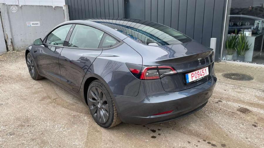 Grey Tesla Model 3 2023 in Utena, with an engine capacity of 0.00 L and mileage of 171 thousand km for 24250 €, photo 3 on AUTOMOTO.COM.LV