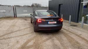 Grey Tesla Model 3 2023 in Utena, with an engine capacity of 0.00 L and mileage of 171 thousand km for 24250 €, photo 6 on AUTOMOTO.COM.LV