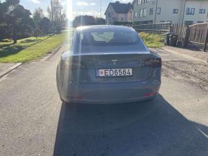 Pelēks Tesla Model 3 2023 Viļņa, ar dzinēja tilpumu 0.00 L un nobraukumu 23 tūkst. km par 28000 €, foto 3 vietnē AUTOMOTO.COM.LV